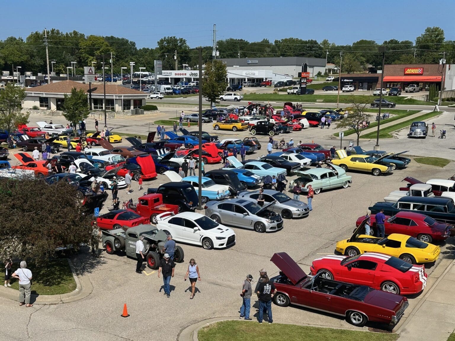 Show & Shine Car Show Draws Large Crowd of Cars and Community - Midwest ...